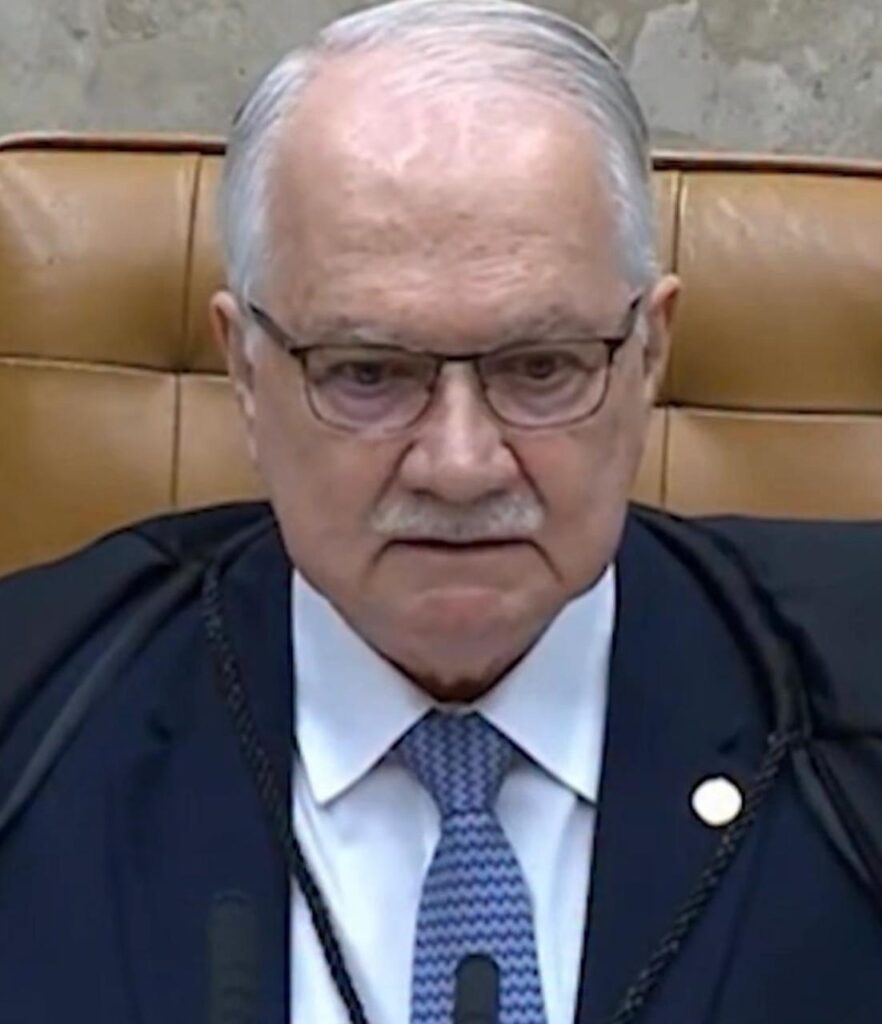 Presidente Fachin dá bronca por roupa inadequada para sessão do STF ...
